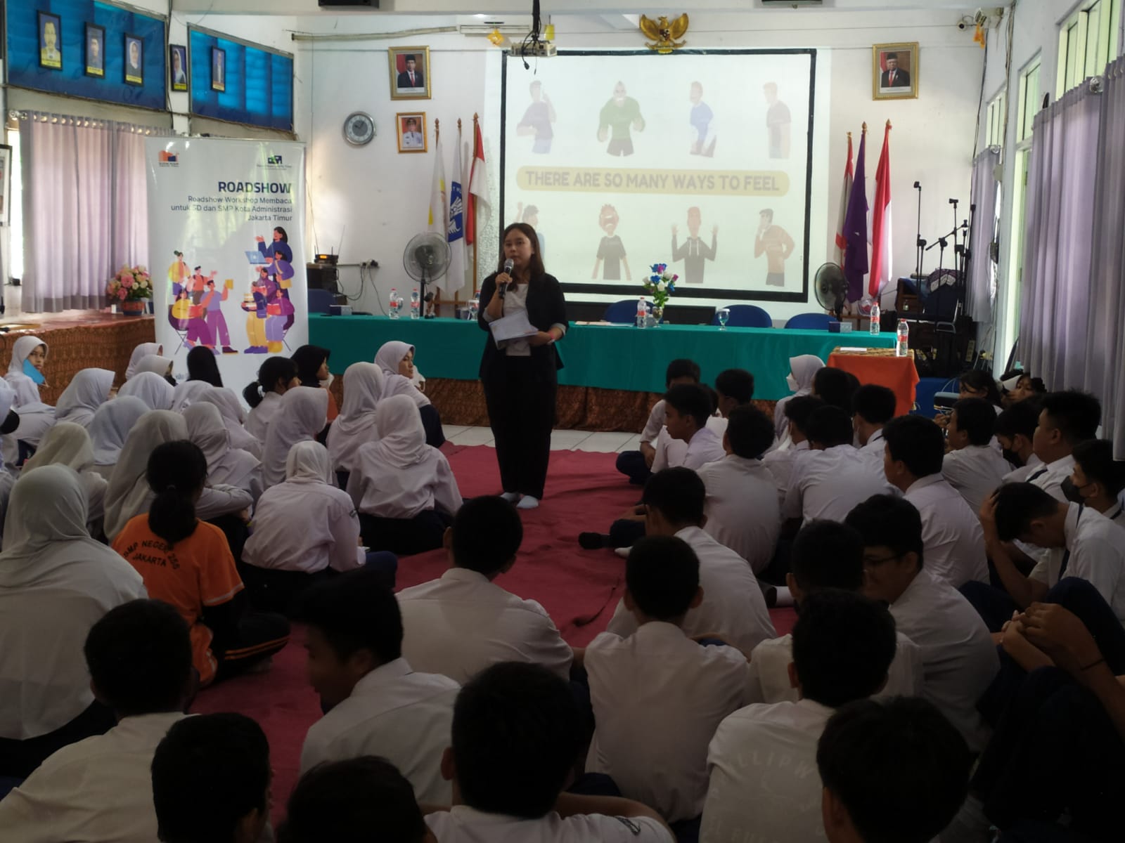 Roadshow Workshop Membaca Ke SMP Negeri 255 - JAKLITERA